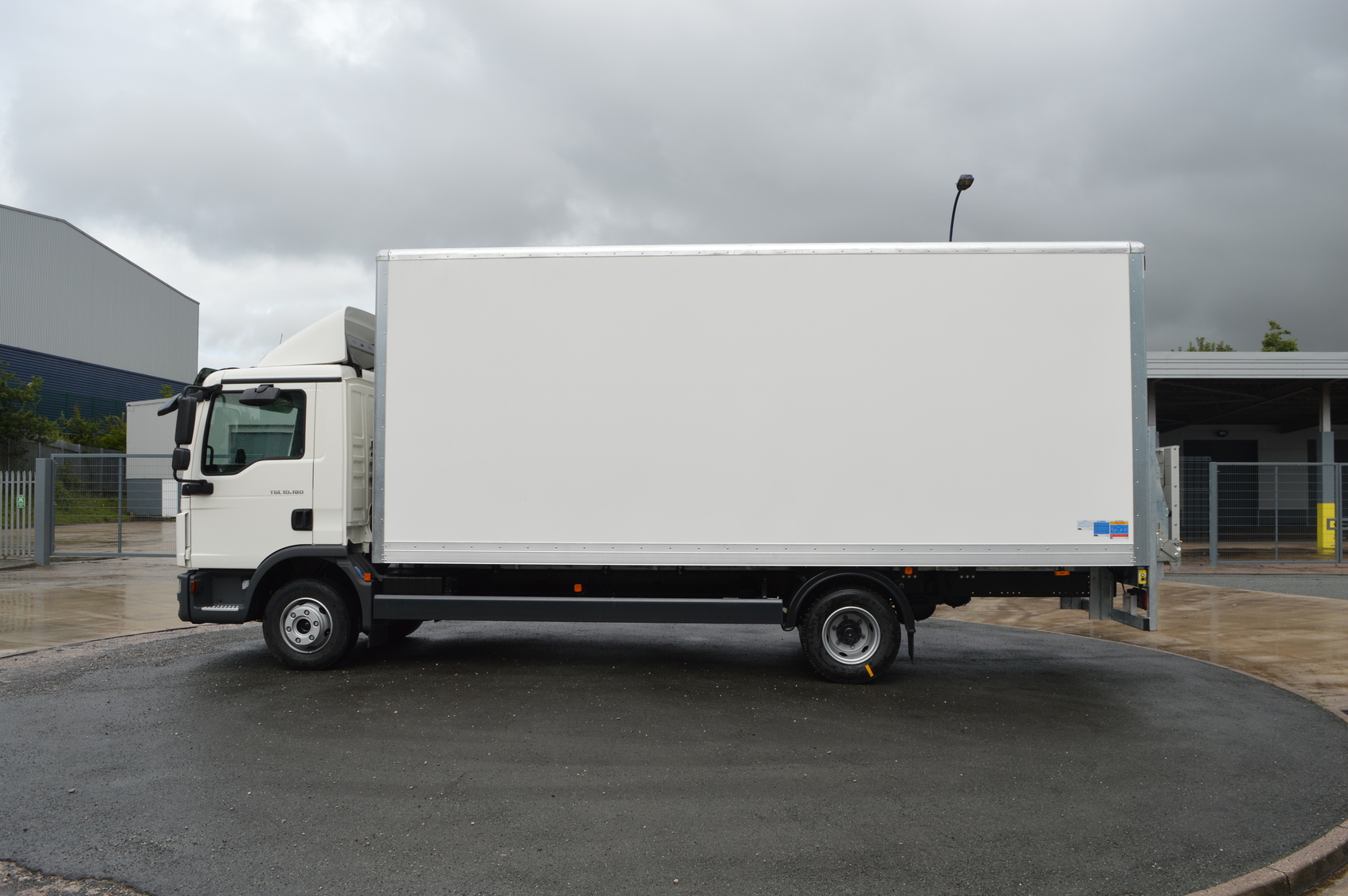 10 Tonne MAN TGL 10.180 Box Truck For Hire MVB043 | MV Truck and Van Rental